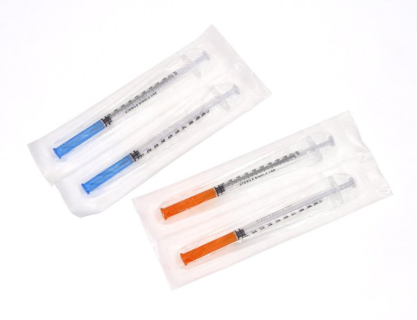 Low Dead Space Syringe